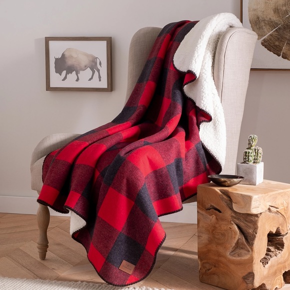 Pendleton | Bedding | Cozy Red Black Buffalo Plaid Pendleton Blanket ...